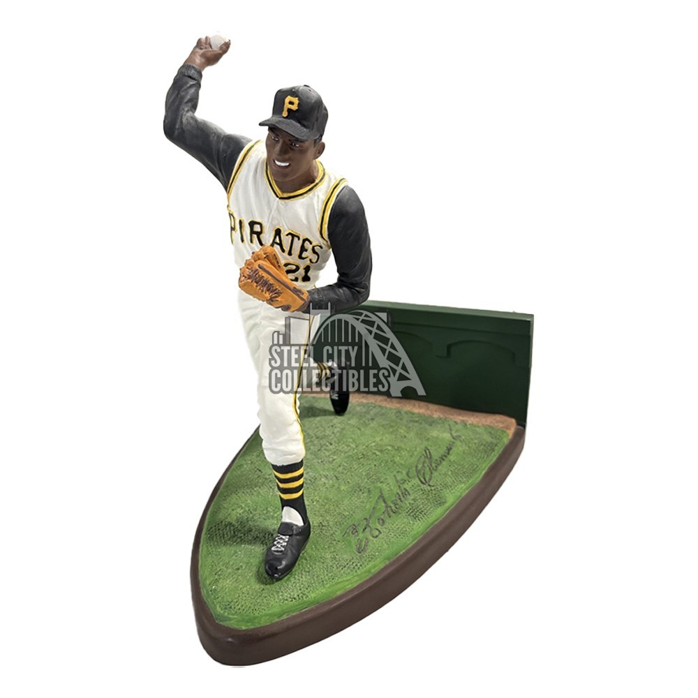 Roberto Clemente Statue Series