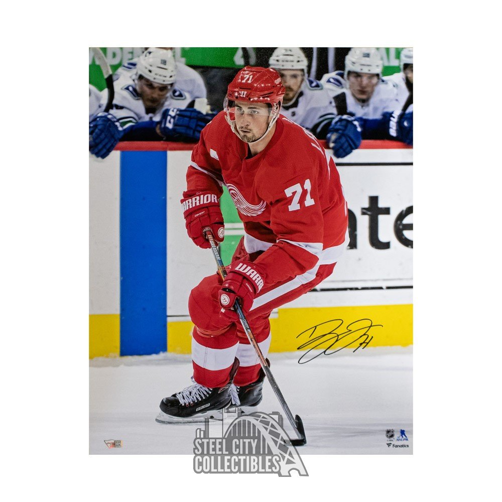 Dylan Larkin Autographed Red Wings 16x20 Photo - Fanatics | Steel City ...