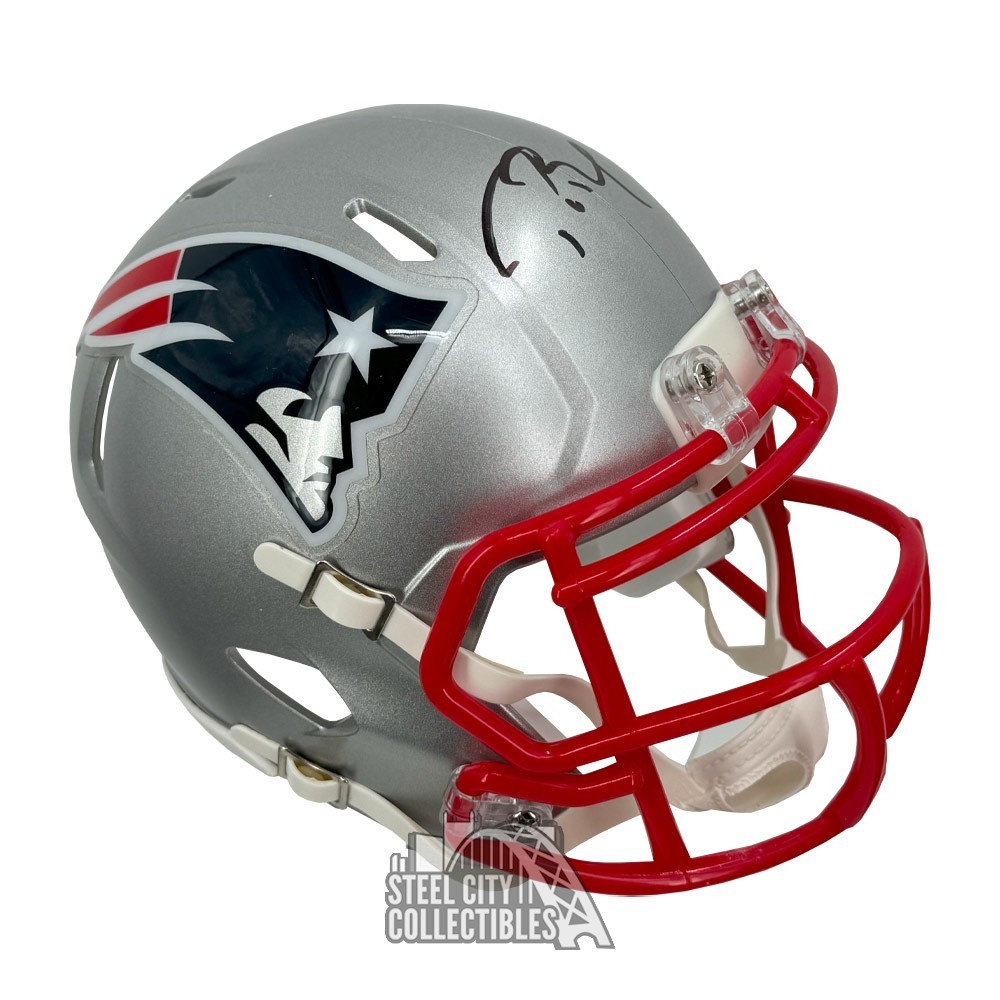 Tom Brady Autographed New England Speed Mini Football Helmet - Fanatics ...