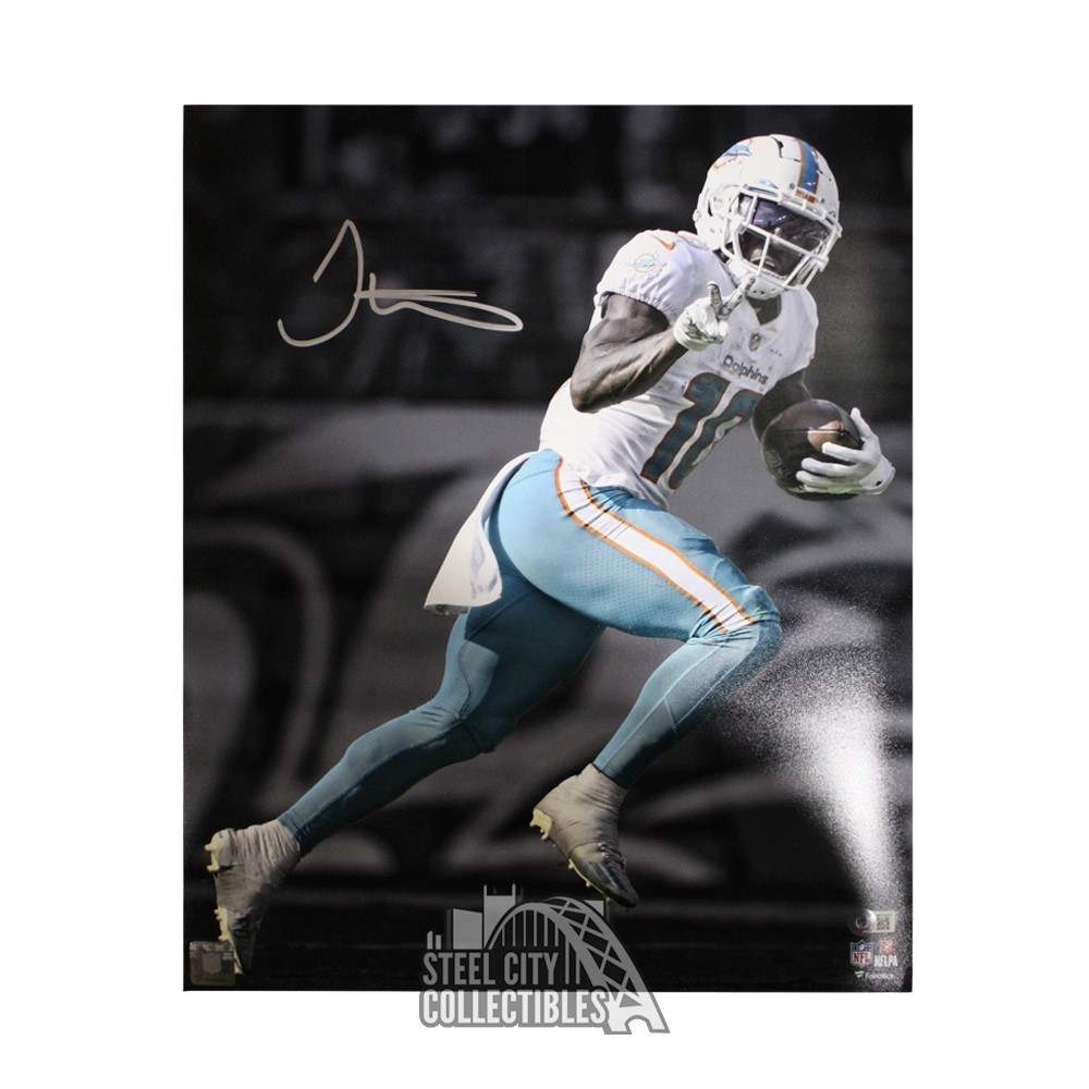 Tyreek Hill Autographed Miami B&W 16x20 Football Photo - BAS | Steel ...