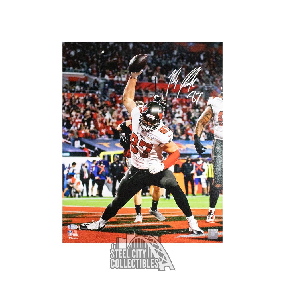 Rob Gronkowski Autographed Tampa Bay Buccaneers 16x20 Photo - BAS COA ...
