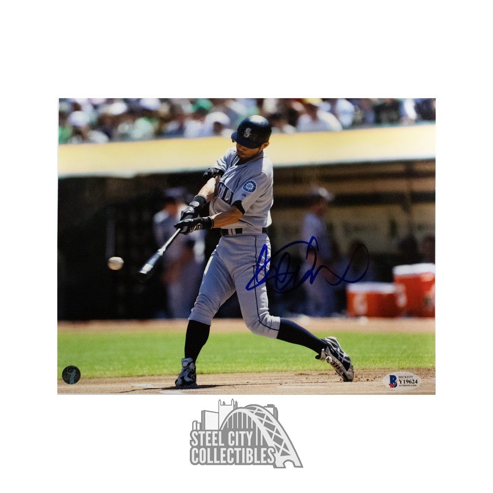 Ichiro Suzuki Autographed Seattle Mariners 8x10 Photo - BAS COA (Blue ...