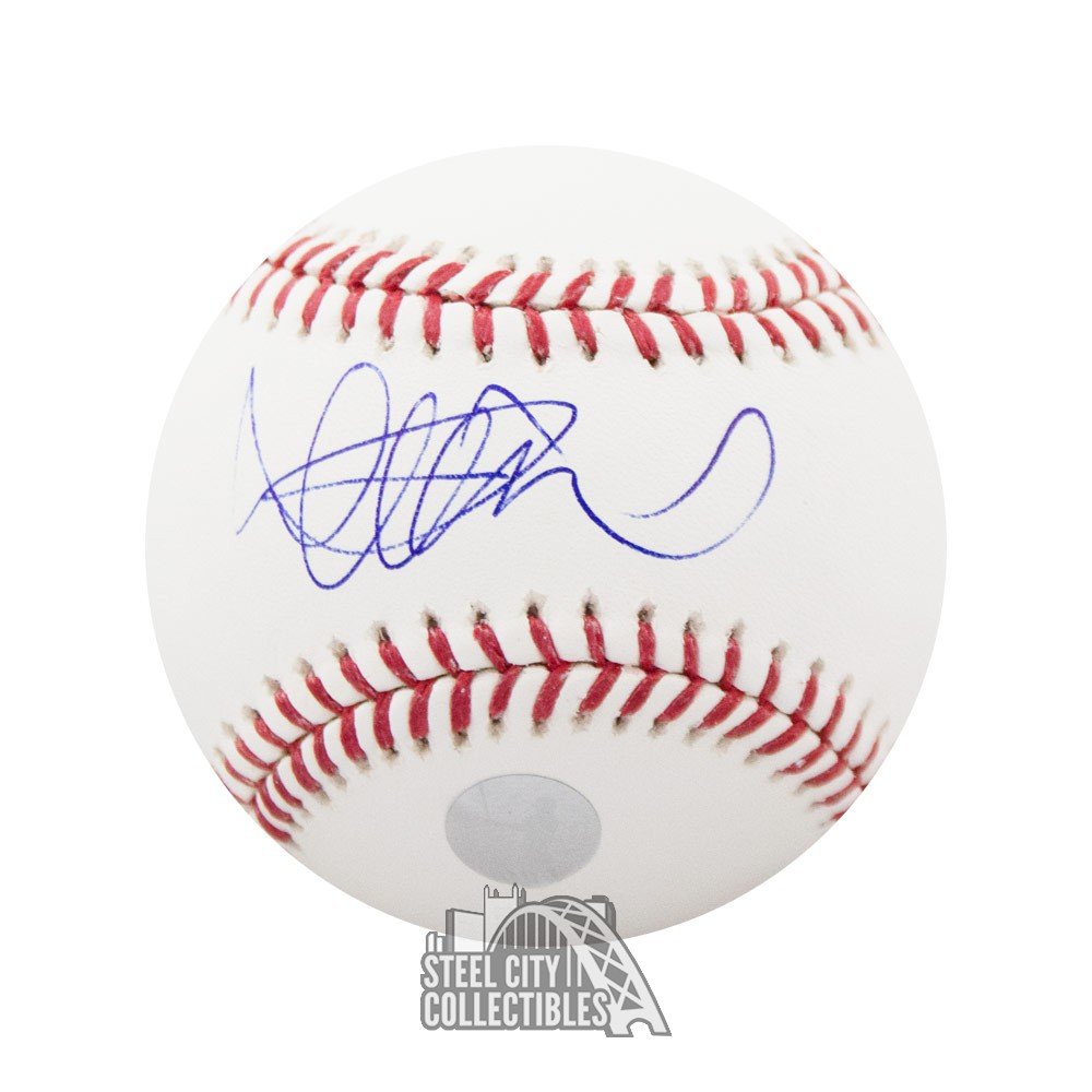 Ichiro Suzuki Autographed Official MLB Baseball - Ichiro Hologram ...