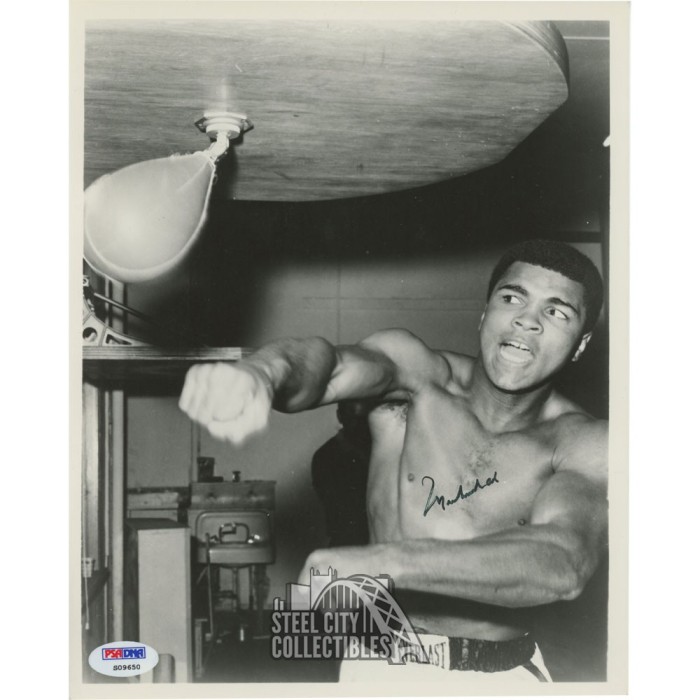 Muhammad Ali Autographed B&W 8x10 Photo Punching Bag- PSA/DNA LOA ...