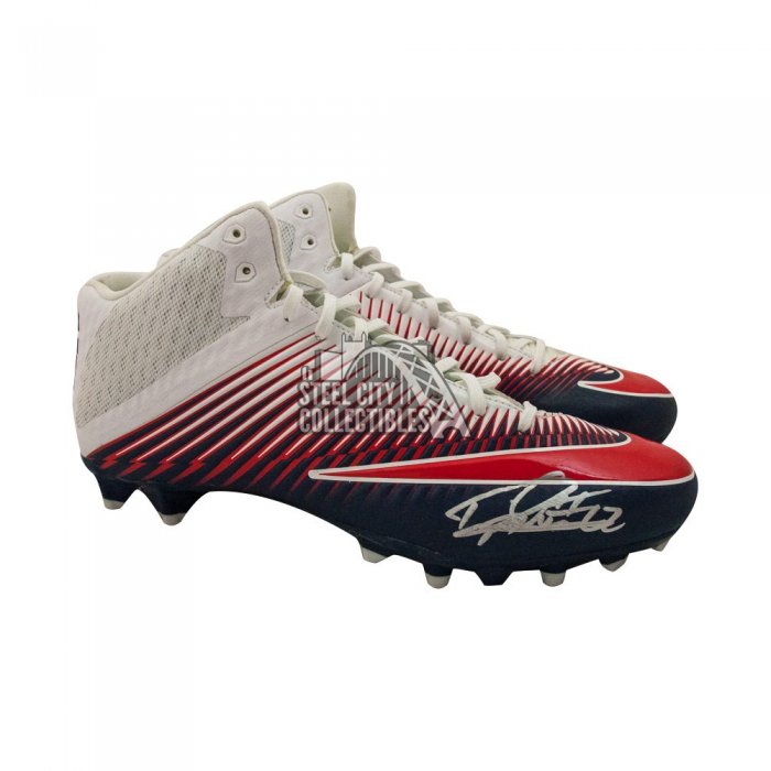 Derrick Henry Autographed Nike Football Cleats Vapor Red & Blue 3/4 ...