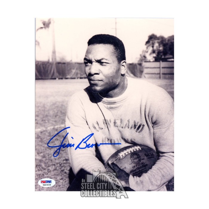 Jim Brown Autographed Cleveland 8x10 Football Photo - PSA/DNA (B&W ...