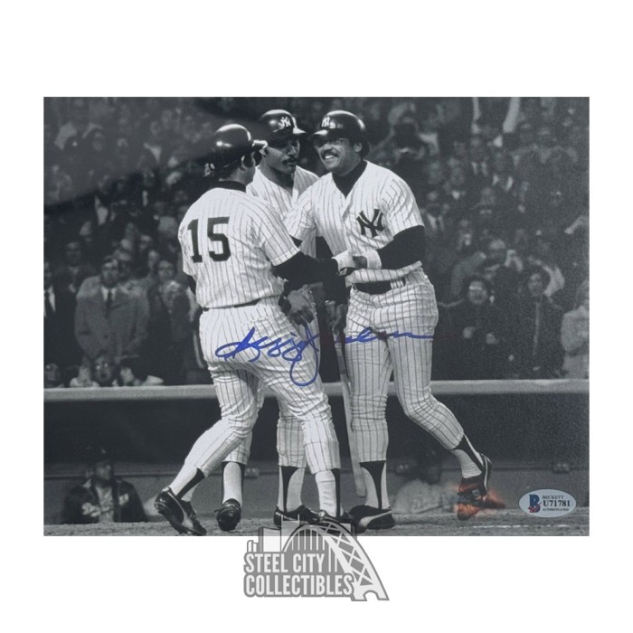 Reggie Jackson Autographed New York 8x10 Photo - BAS (Damage on Front ...